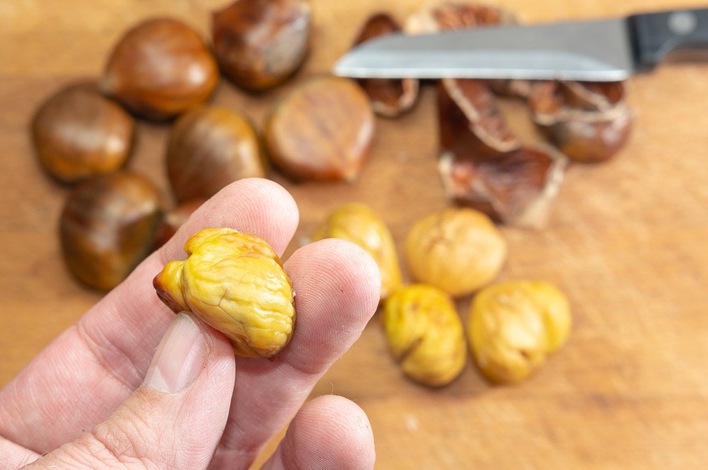 Tag der heißen Maronen - Roast Chestnuts Day USA - 14. Dezember