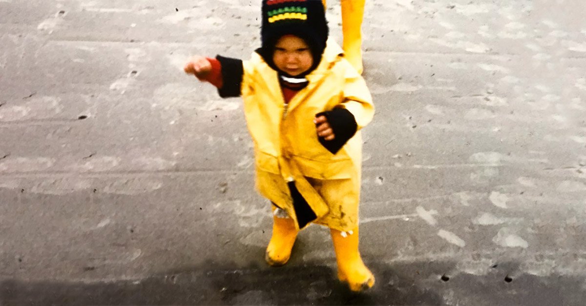 Tag des Pfützenspringens - Step in a Puddle & Splash Your Friend Day